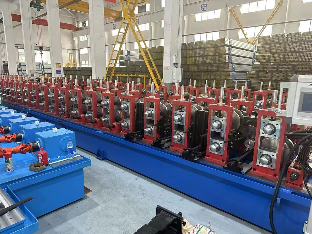 Fast Speed C&Z Purlin Forming Machine 380V Coil Forming Machine 30m/Min